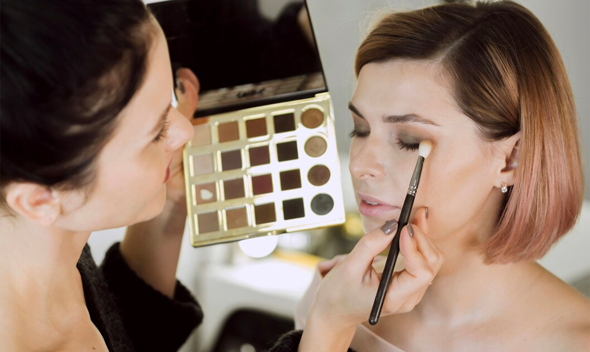 120 Min. Make-Up Workshop in Großweil - Lernen Sie die Kunst des Make-Ups