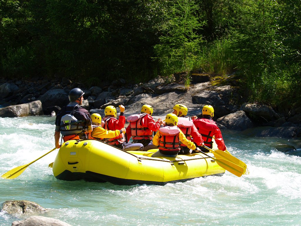 90 Min. Kinder- und Familien Rafting-Tour über die Inn ab Haiming ...