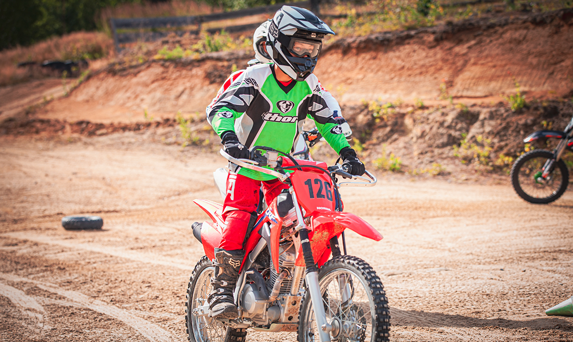 Kinder Motocross Fahren
